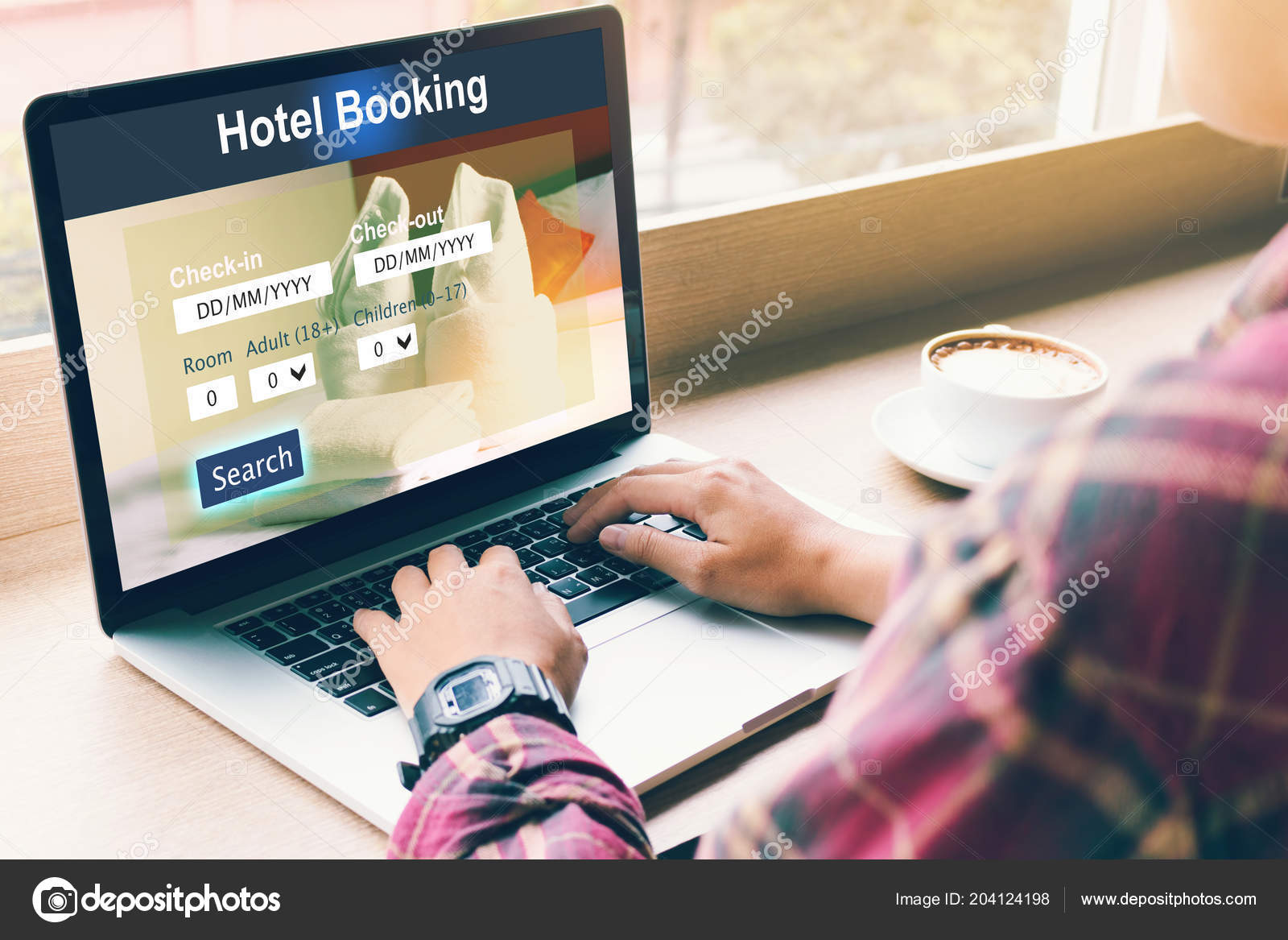 Man Using Laptop Make Hotel Booking Reservation Cafe Restaurant — Stock Photo © wutwhan #204124198