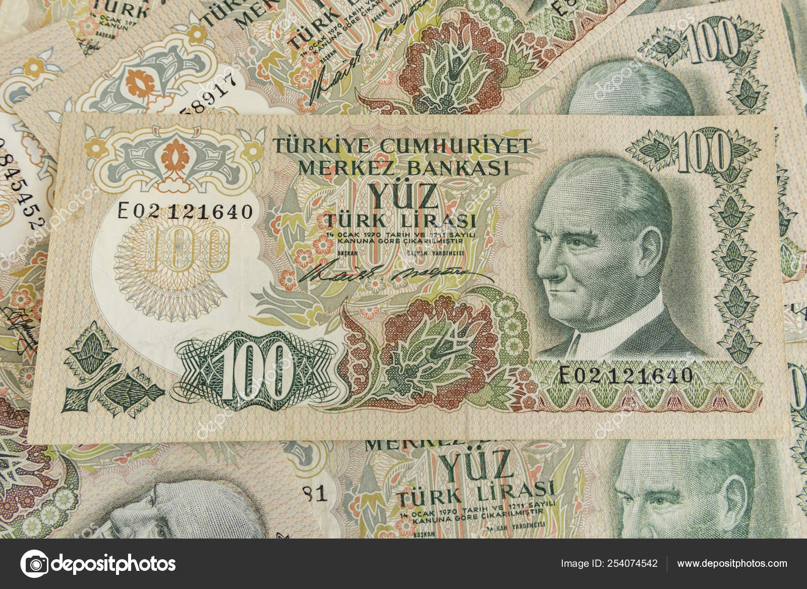 Close Old Turkish Lira Banknotes — Stock Editorial Photo © yskandag ...