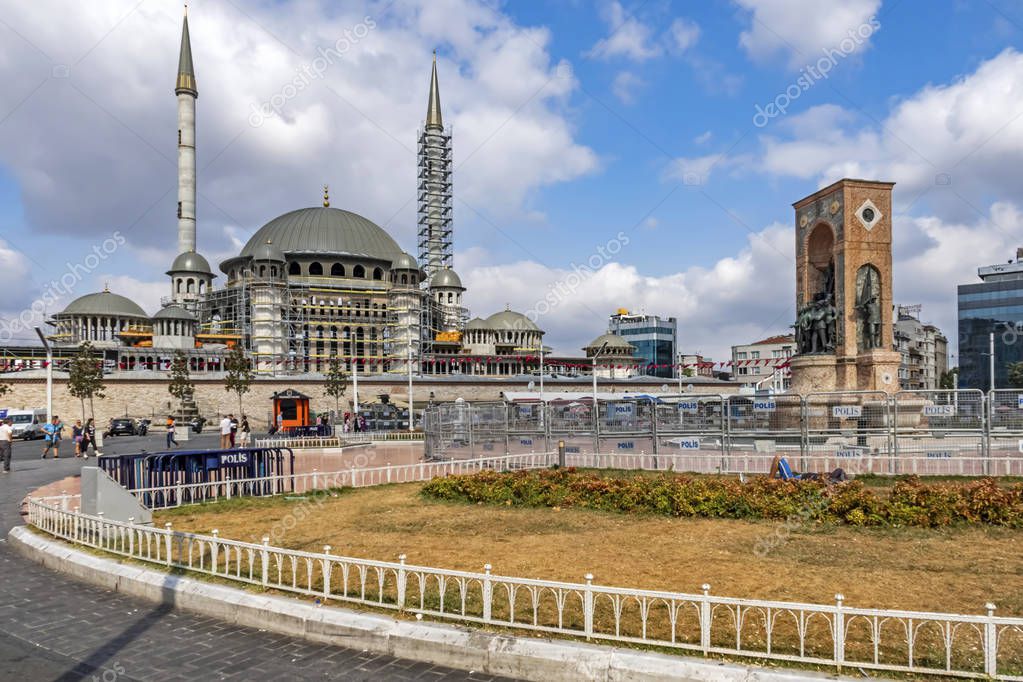 taksim, istanbul, pavo agosto 14,2019.Vista desde la plaza Taksim, la ...