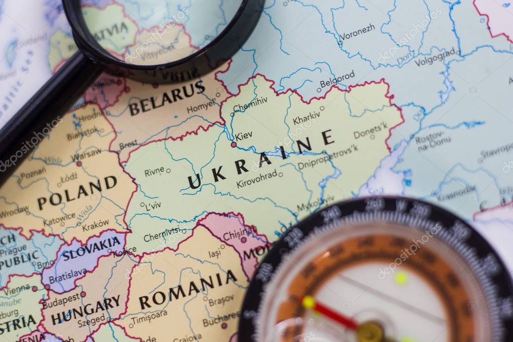 Ucrania en el mapa del mundo o atlas. 2024