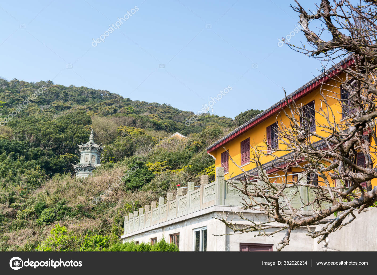 Building Chinese Buddhist Temple Mount Luojia Which Lies Lotus Sea ...