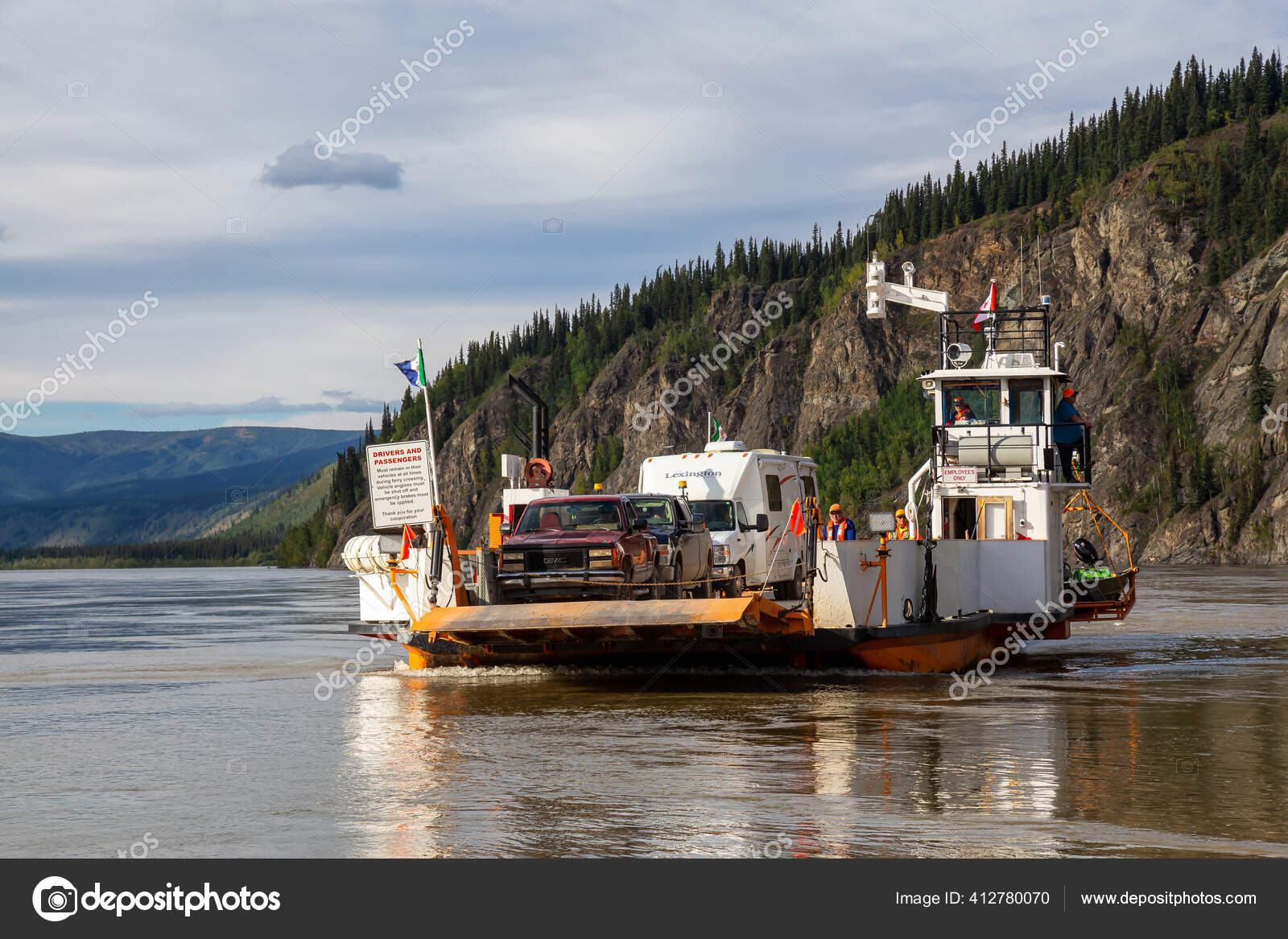 Small Ferry Crossing the River with Cars — Stock Editorial Photo © edb3 ...