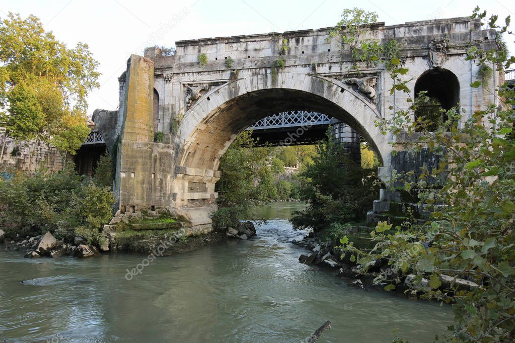 El "Pons Aemilius" hoy llamado Ponte Rotto (el Puente Roto) en la isla ...