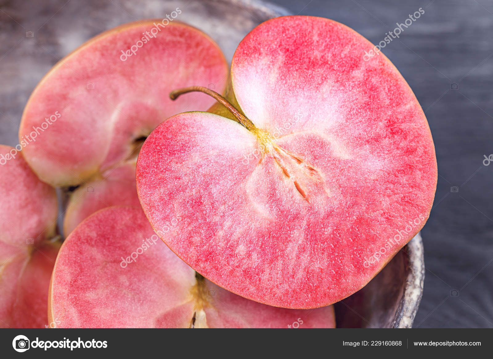 Apples Pink Flesh Dark Gray Background — Stock Photo © Kvitkanastroyu ...