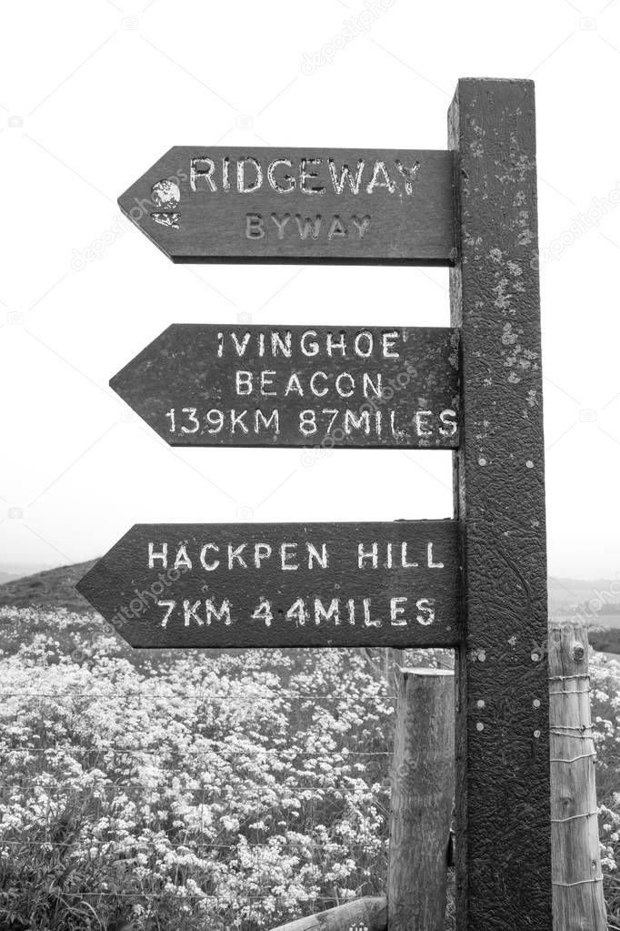 The Ridgeway National Trail UK Avebury to Ivanhoe Beacon Sign Post 90 ...