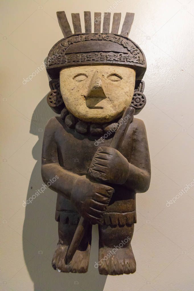 Perú Julio 2018 Antigua estatua en el museo Chan Chan en la ciudad de ...
