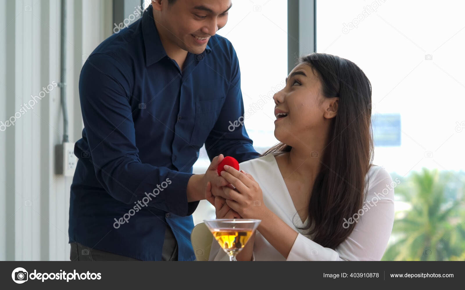 Romantic Couple Giving Gift Lover Restaurant Happy Couple Lifestyle ...